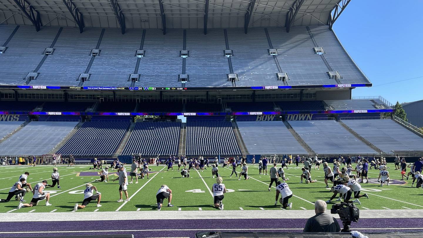 Sights and Sounds from UW Fall Camp Practice No. 1 - Sports Illustrated ...