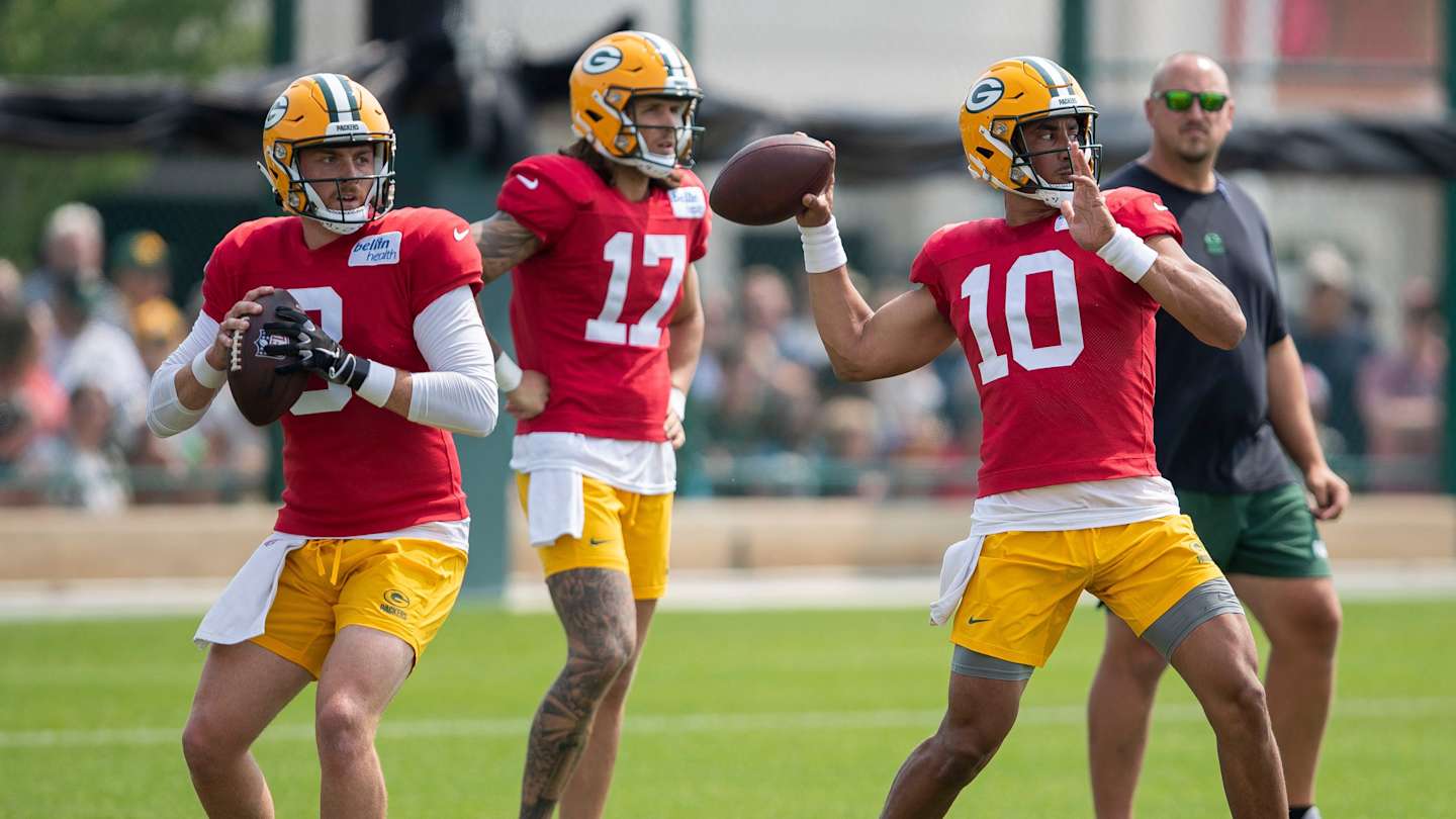 Packers Sticking With Danny Etling, Sean Clifford, Alex McGough Behind ...