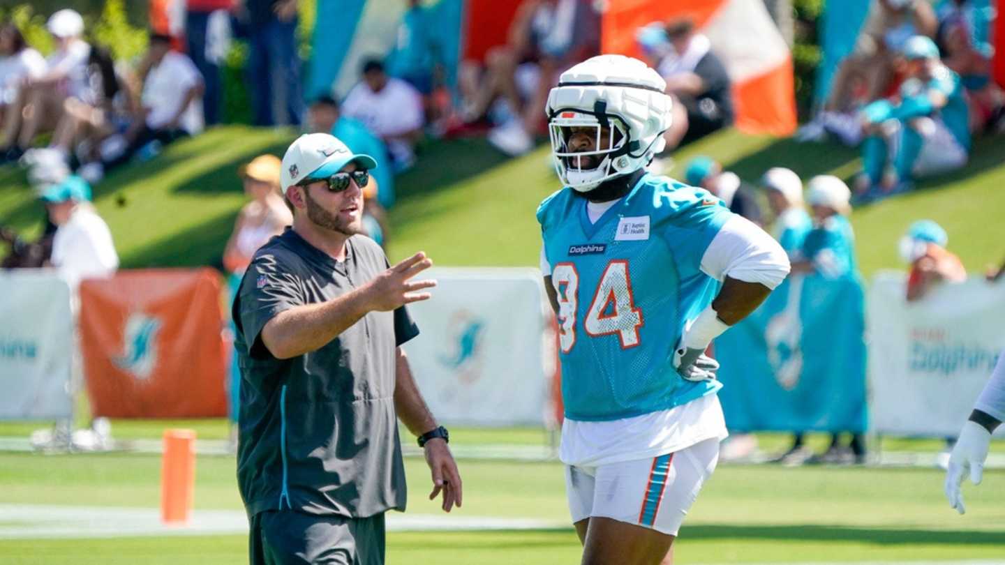 Defensive tackle Christian Wilkins is playing hardball with Dolphins - Sports Illustrated Miami ...