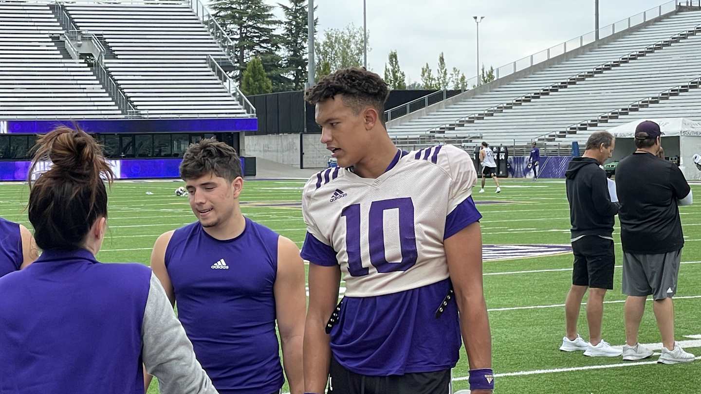 Washington QB Austin Mack Continues To Improve At Fall Camp - Sports ...