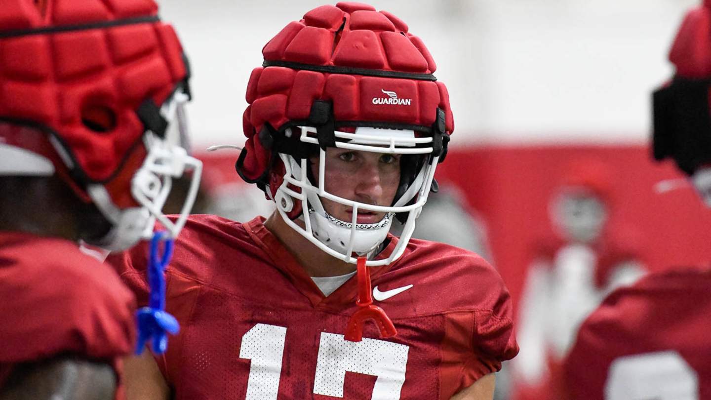 Hogs' Hudson Clark, Dwight McGlothern on Monday - Sports Illustrated ...