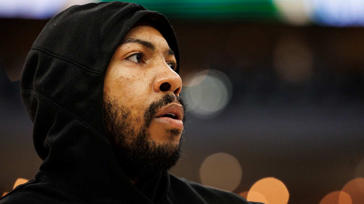 Jevon Carter beams positivity despite limited playing time this season ...