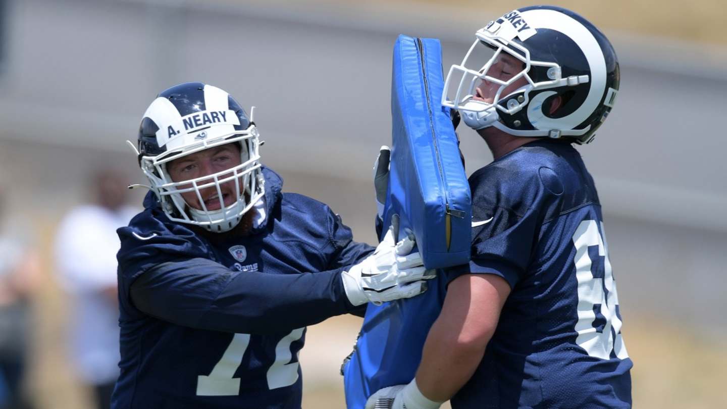 Chargers Sign Minor League Champion Offensive Lineman - Sports ...