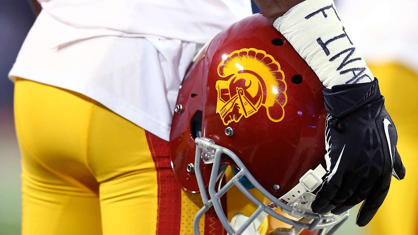 USC Football: 2024 Four-Star Linebacker Schedules USC Visit, Lists in ...