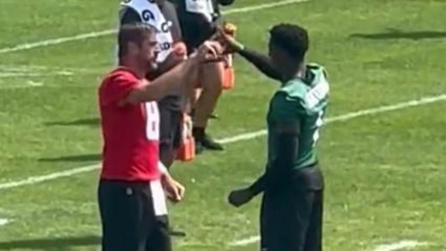 Jets: Aaron Rodgers, Sauce Gardner Handshake Had NFL Fans Going Wild ...