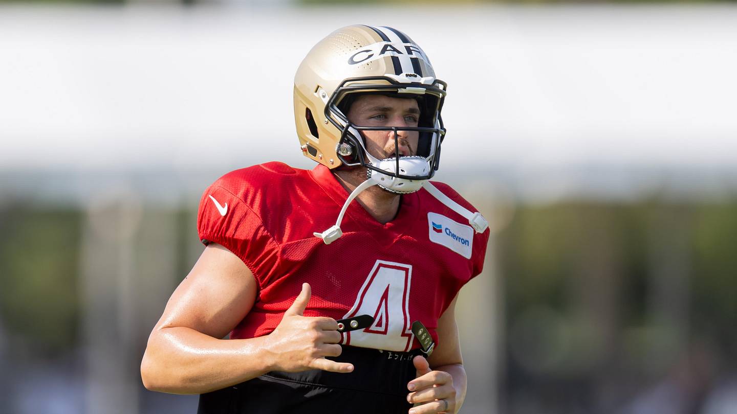 Saints Post Eye-Opening Picture of a Totally Jacked Derek Carr at ...
