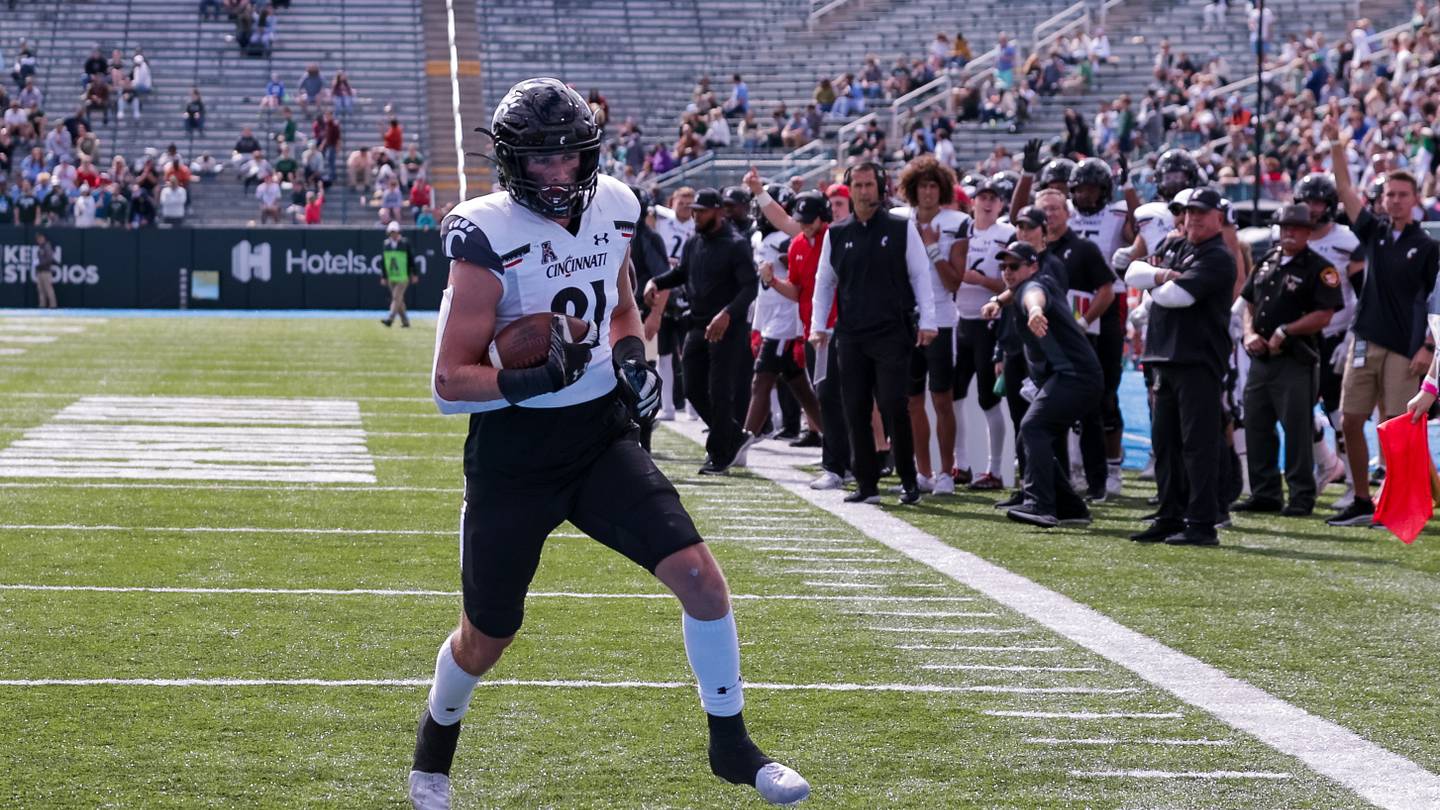 UC Football Reveals Tulane Uniform Combo - All Bearcats