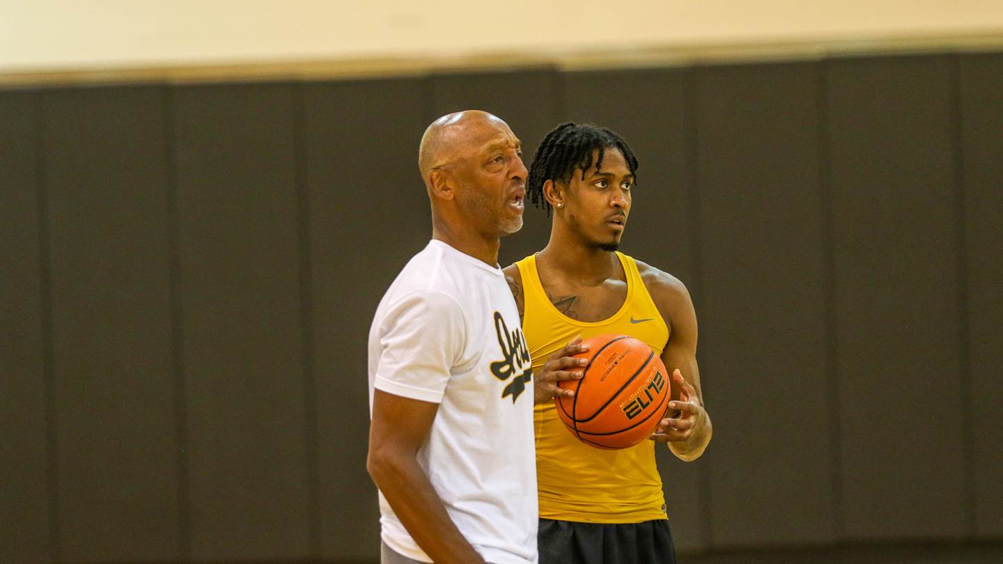 Photo Gallery: Iowa Men's Basketball Workout - Sports Illustrated Iowa ...