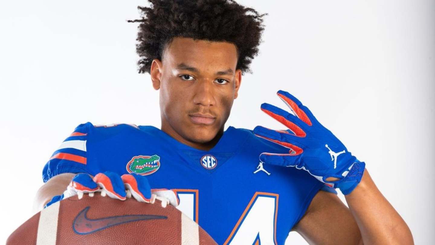 EDGE TJ Searcy Signs With Florida Gators - Sports Illustrated Florida ...