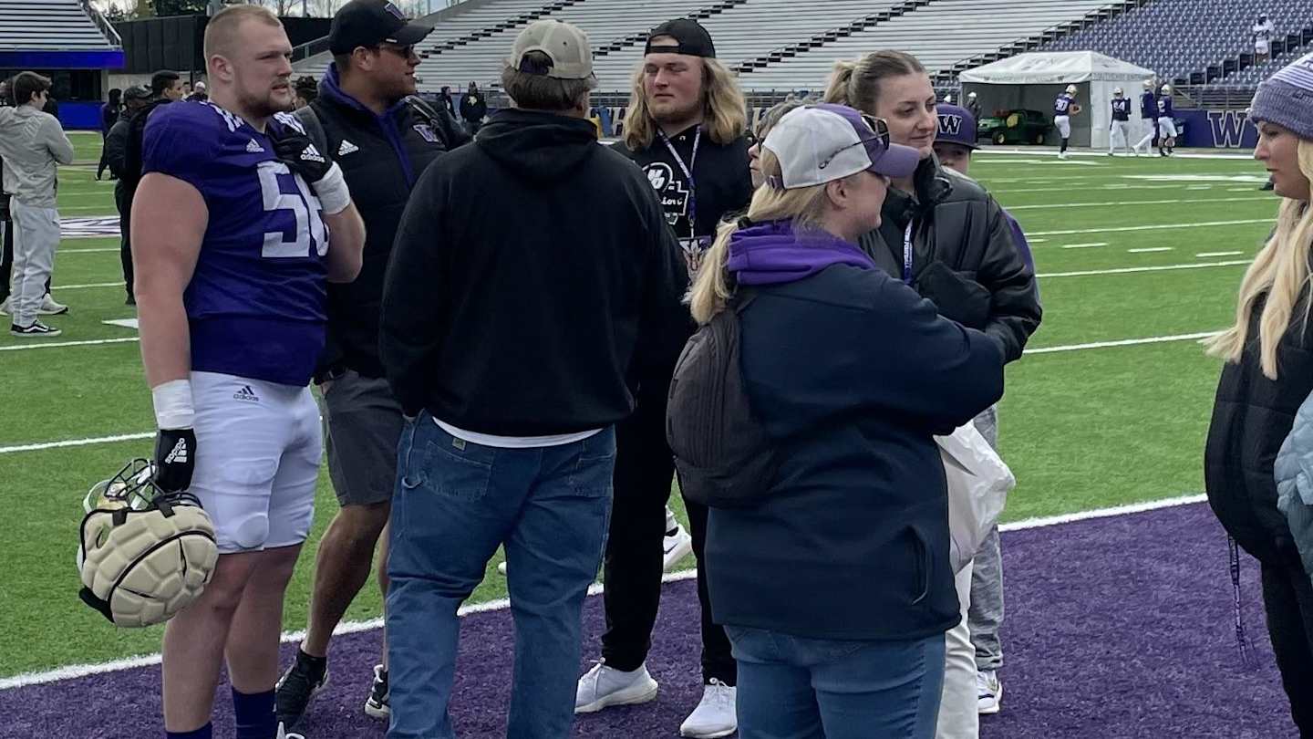 No Surprise, Younger Hatchett Commits to UW - Sports Illustrated ...