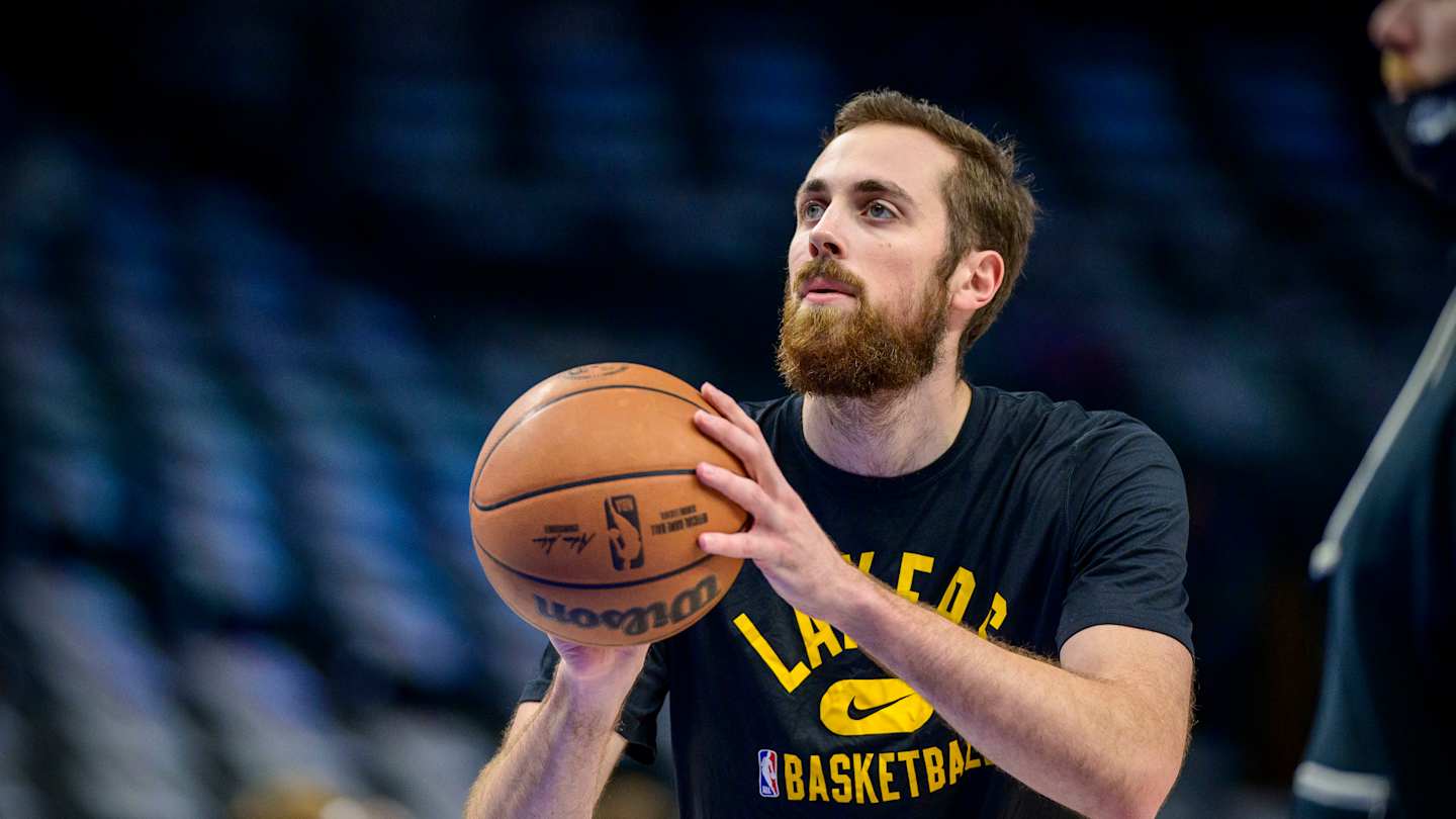 WATCH: Jay Huff Throws Down Two Reverse Dunks in NBA Summer League ...