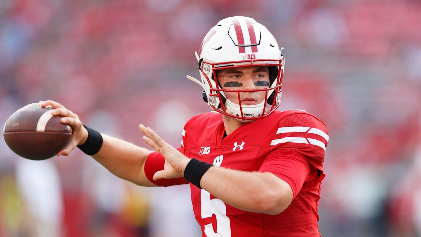 Wisconsin football fall camp preview: Quarterback - Sports Illustrated ...