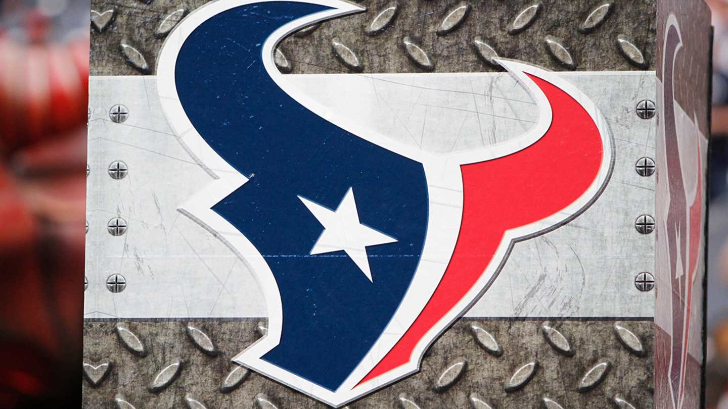 Texans Unveil New ‘Battle Red’ Helmet for the 2022 Season (Photos ...