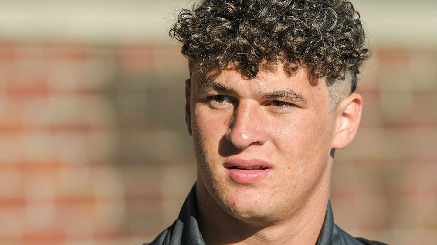 Twitter reacts to Auburn football landing class of 2024 quarterback ...