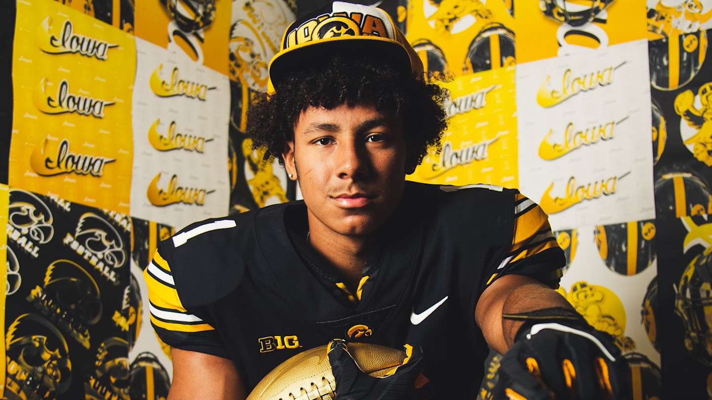 Caleb Benning Back at Iowa Football - Sports Illustrated Iowa Hawkeyes ...