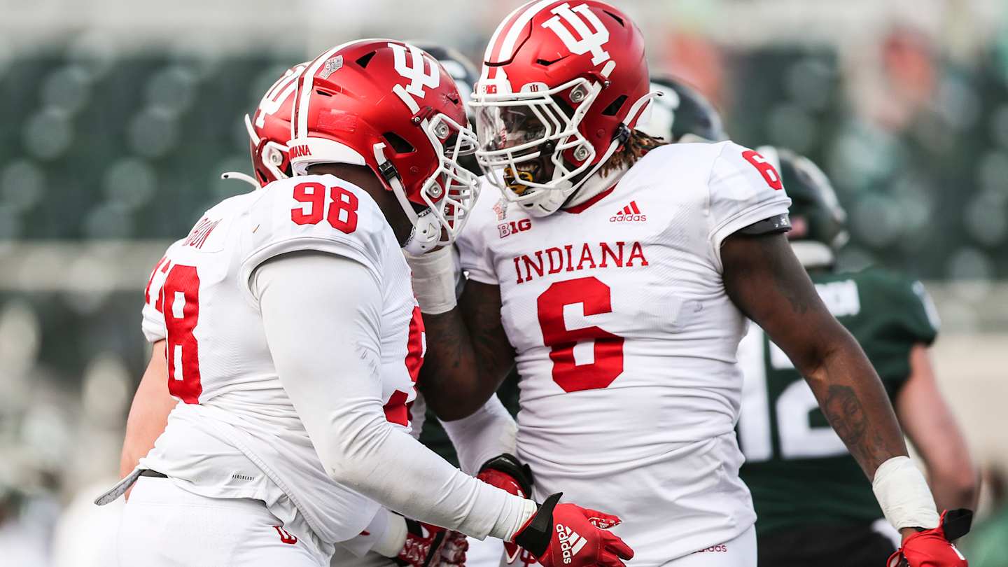 James Head Jr. Learns From D-Line Coach Paul Randolph, the 'Pass-Rush ...