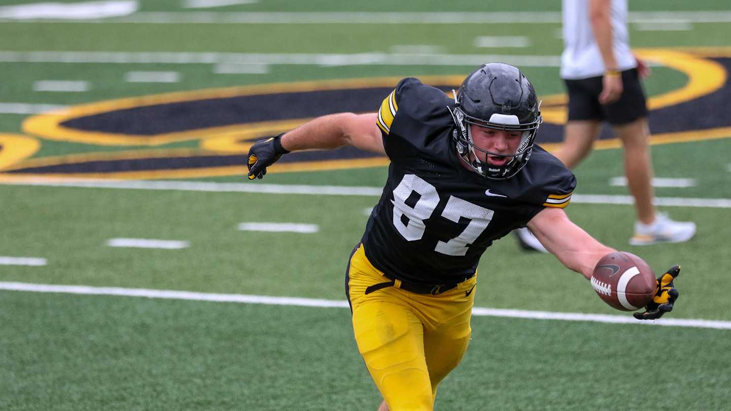 Howe: 5 True Freshmen Positioned for Playing Time - Sports Illustrated ...