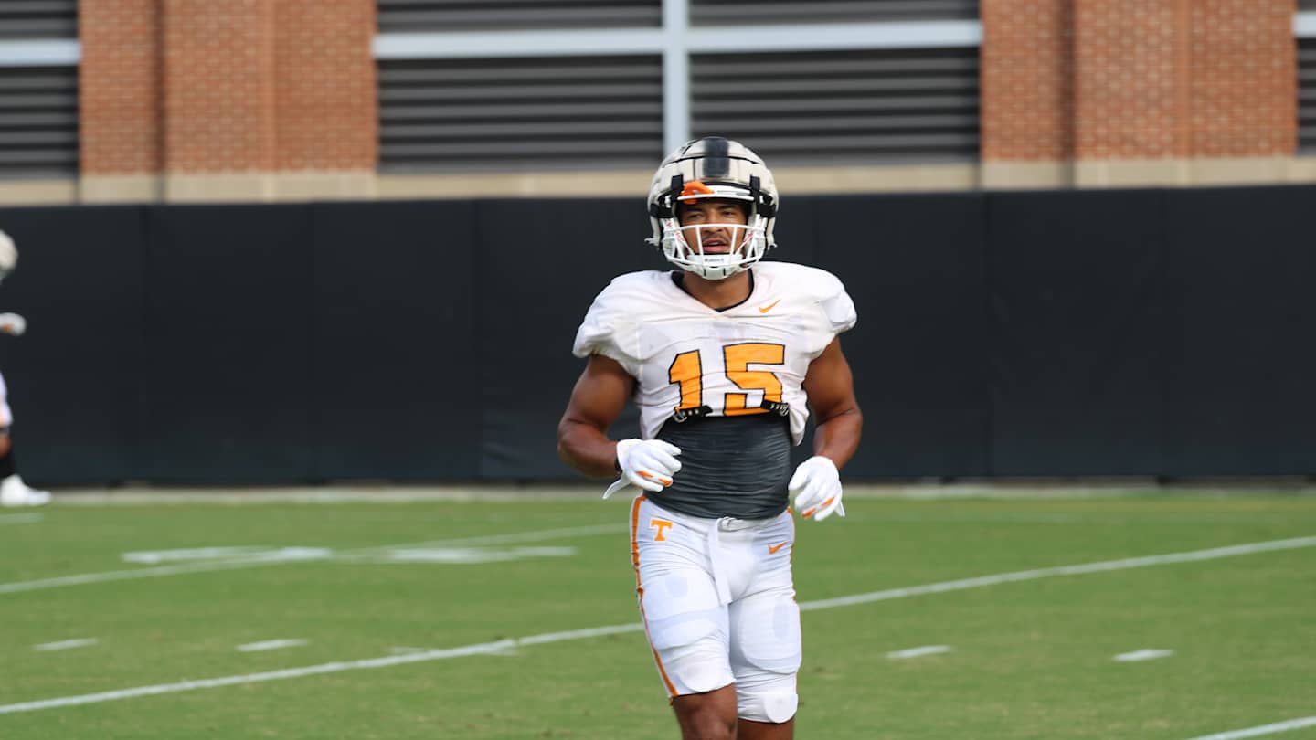 USC Trojans Release Statement on Tennessee Volunteers Wide Receiver Bru ...