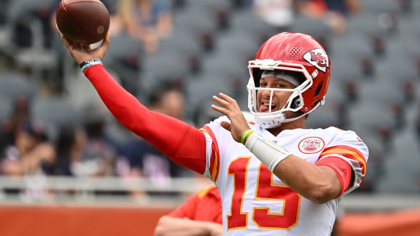 Former Raiders Patrick Mahomes and Kliff Kingsbury Still Close - Red ...