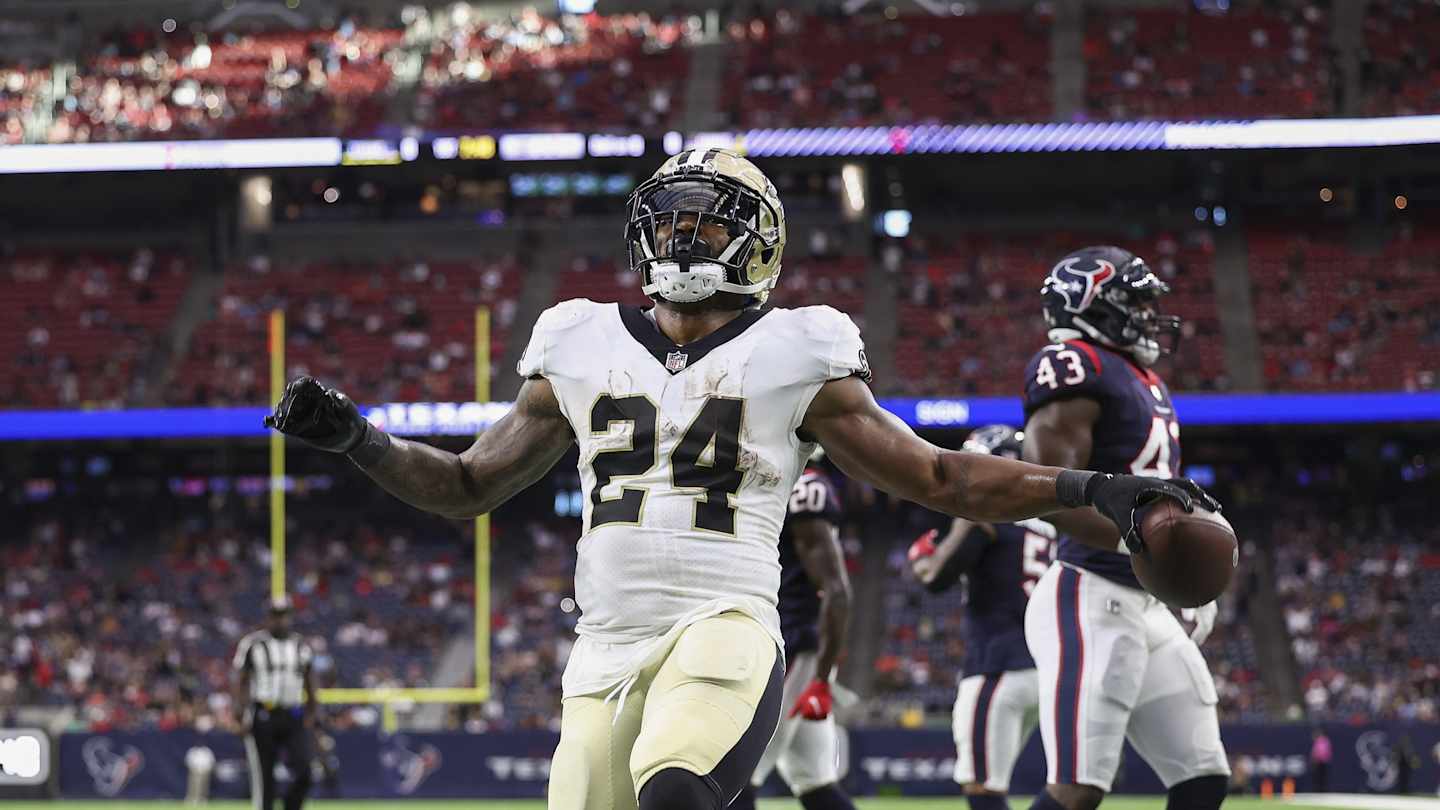 Former Saints Running Back Signs With Broncos - Sports Illustrated New ...