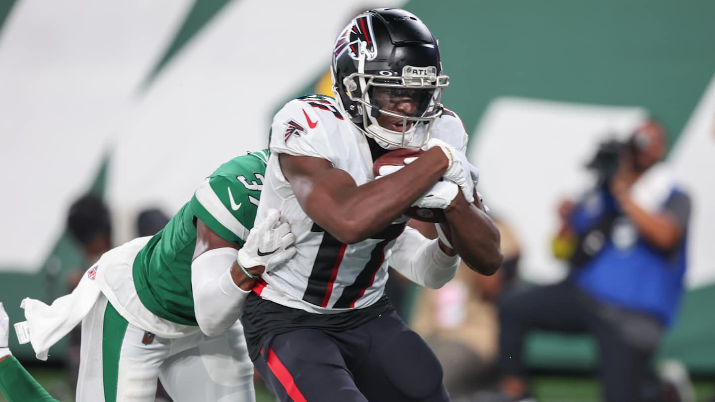 WATCH: Olamide Zaccheaus Pulls Atlanta Falcons Within a Score vs. Tampa ...