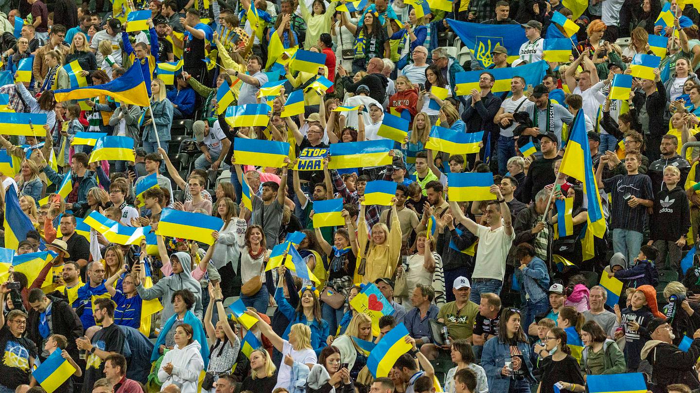 Ukrainian Premier League Returns for First Time Since Invasion - Sports ...