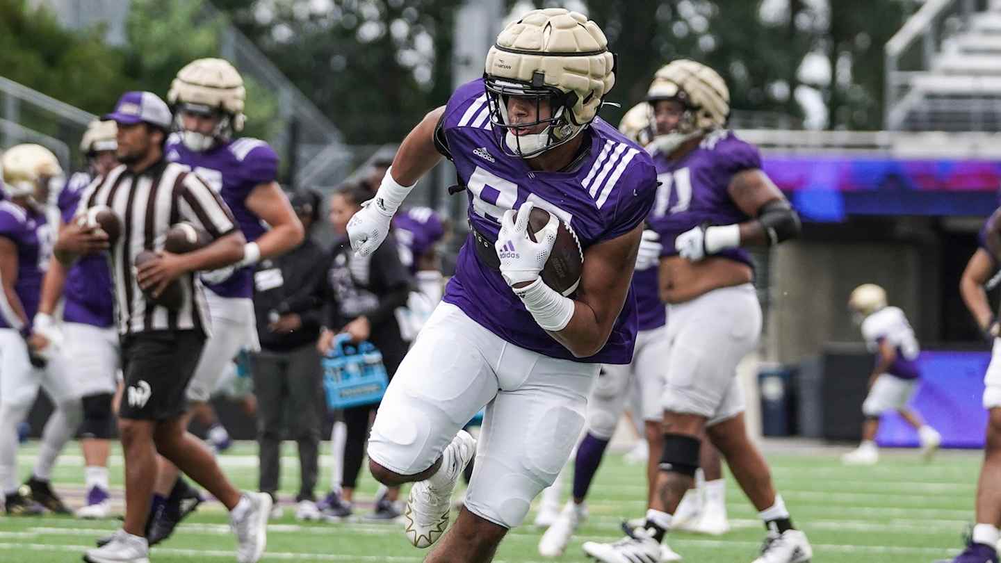 Huskies Hoping to See More of Quentin Moore This Season - Sports ...