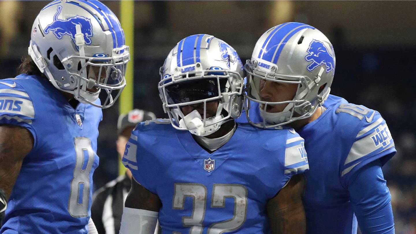 Eminem Visits Lions Practice, Offers to Play ‘Any Position’ - Sports ...