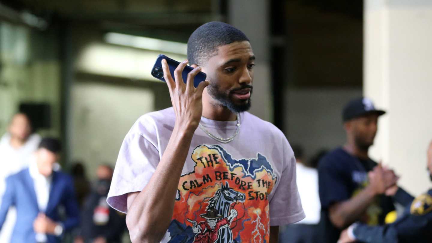 Phoenix Suns: Mikal Bridges Night a Smashing Success for D-backs ...