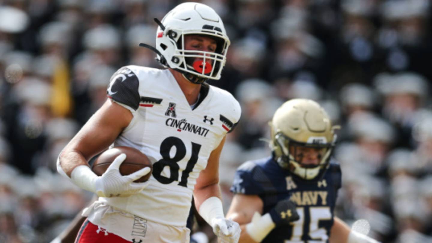 Arkansas vs. Cincinnati odds, spread, line: Week 1 college football picks, predictions - College ...