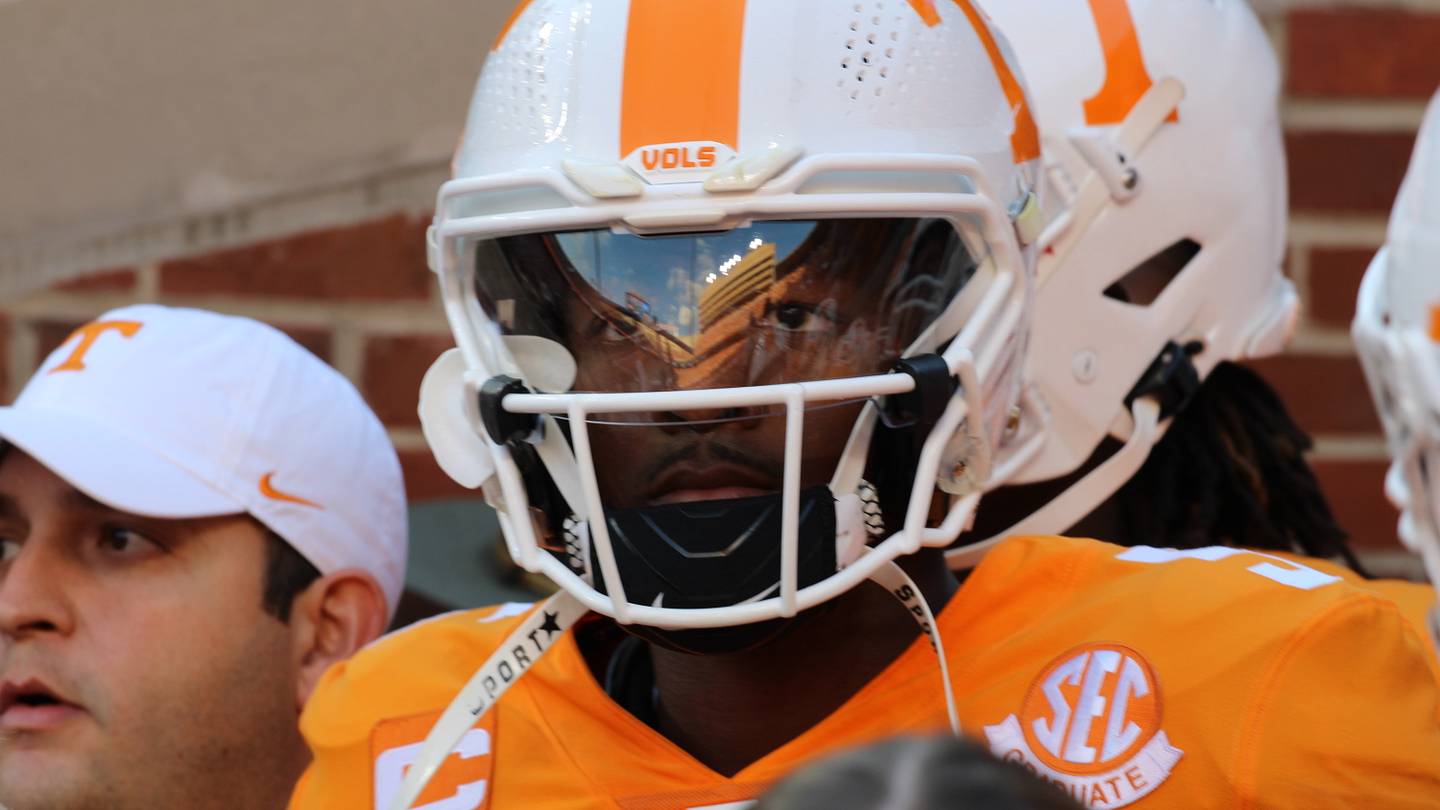 Look: First Half Photos of Tennessee-Ball State - Sports Illustrated ...