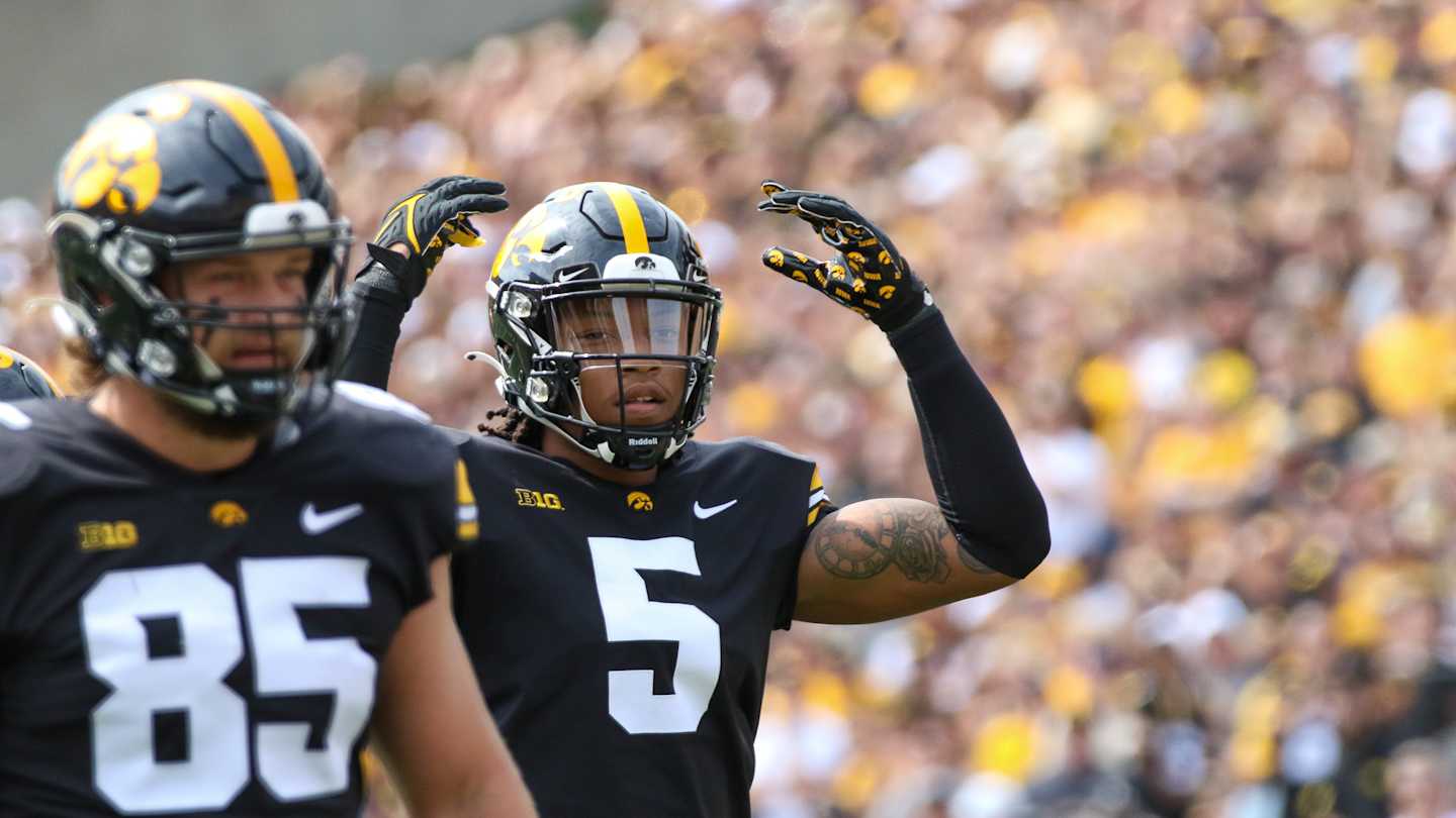 Iowa Football's Jestin Jacobs in Portal - Sports Illustrated Iowa ...