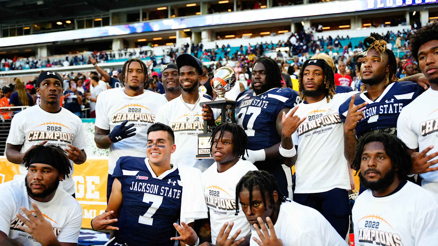 Deion Sanders and Jackson State win opener amid water crisis - Sports ...