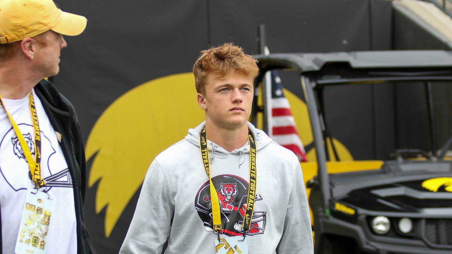 Brevin Doll Chooses Iowa Football - Sports Illustrated Iowa Hawkeyes ...
