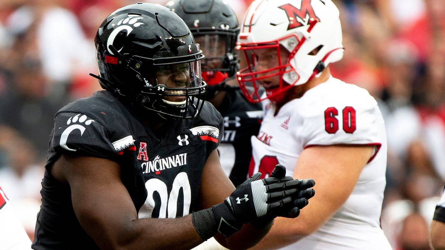Cincinnati Bearcats Edge Rusher Jabari Taylor Declares for 2023 NFL ...