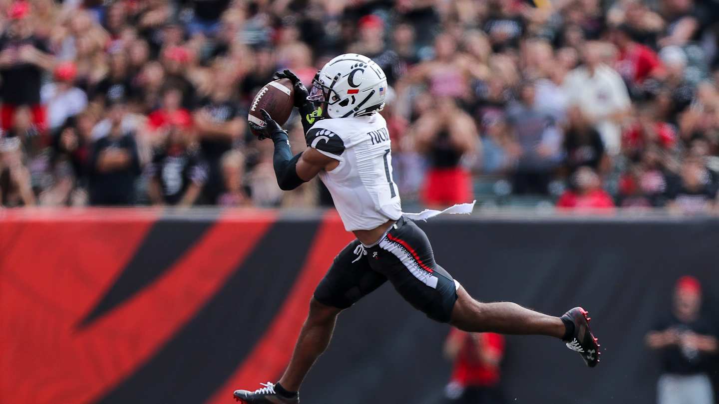 Final Huddle: UC Storms Back and Buries Miami 38-17 - All Bearcats