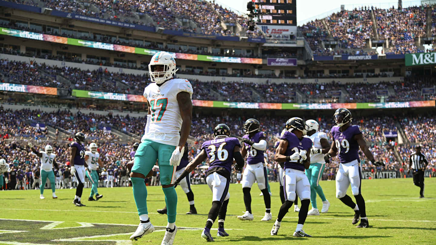 Miami Dolphins WR Jaylen Waddle Keeps Delivering - Sports Illustrated ...