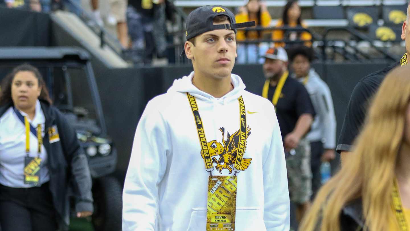 Iowa Felt Like Home to Devan Van Ness - Sports Illustrated Iowa ...
