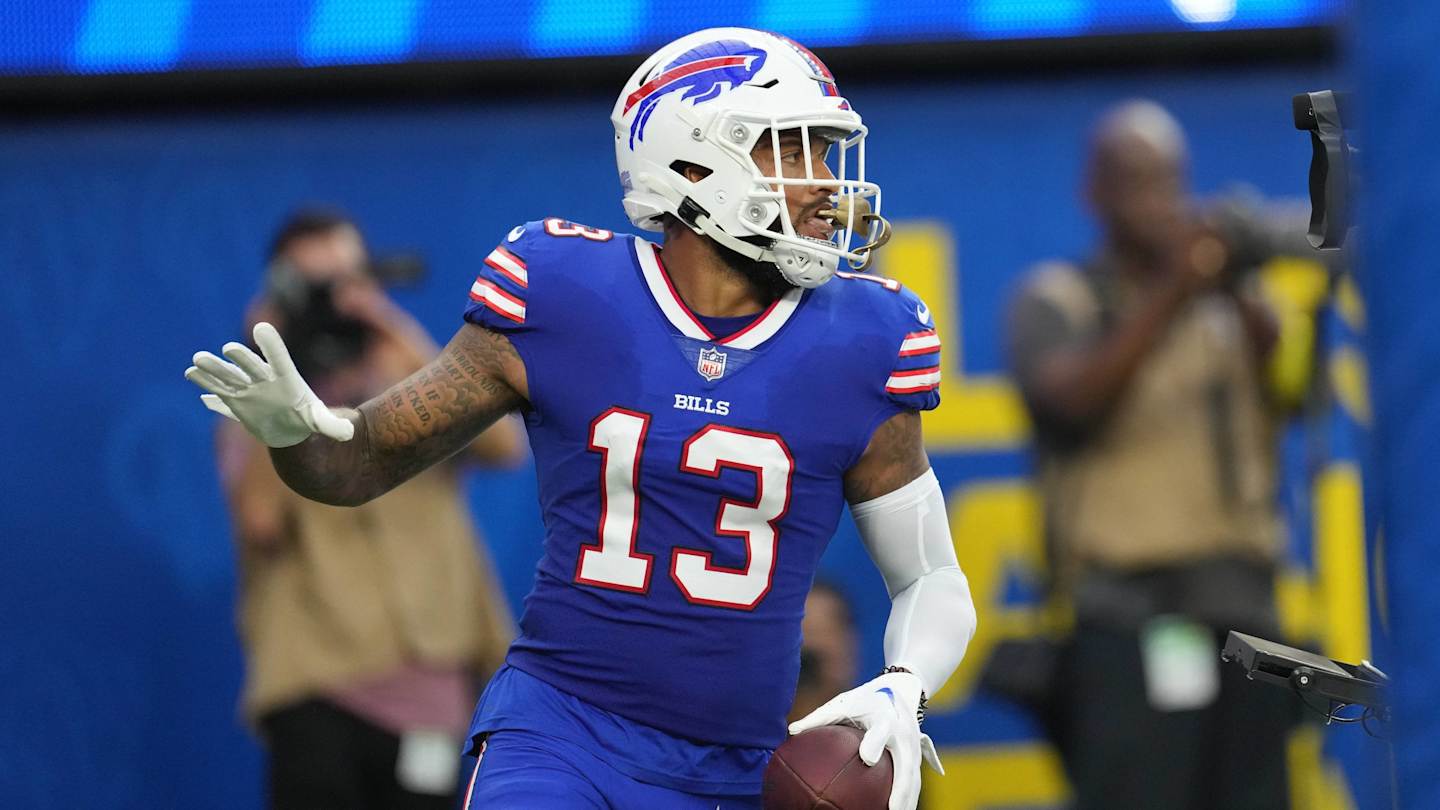 Bills’ Gabe Davis Honors ‘The Office’ With Cleats vs. Dolphins - Sports ...