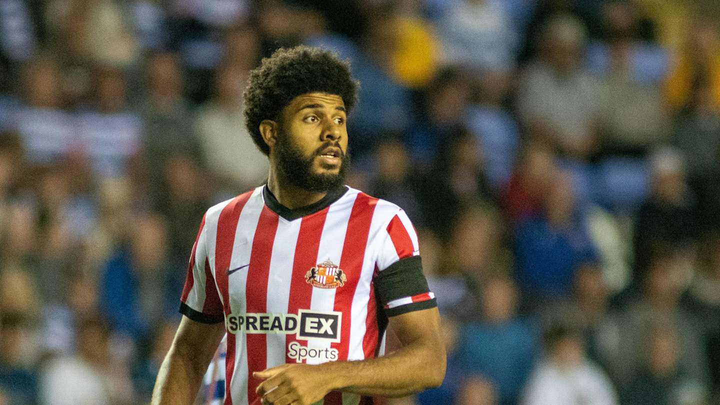 Tony Mowbray gives Ellis Simms fitness update as Sunderland striker ...