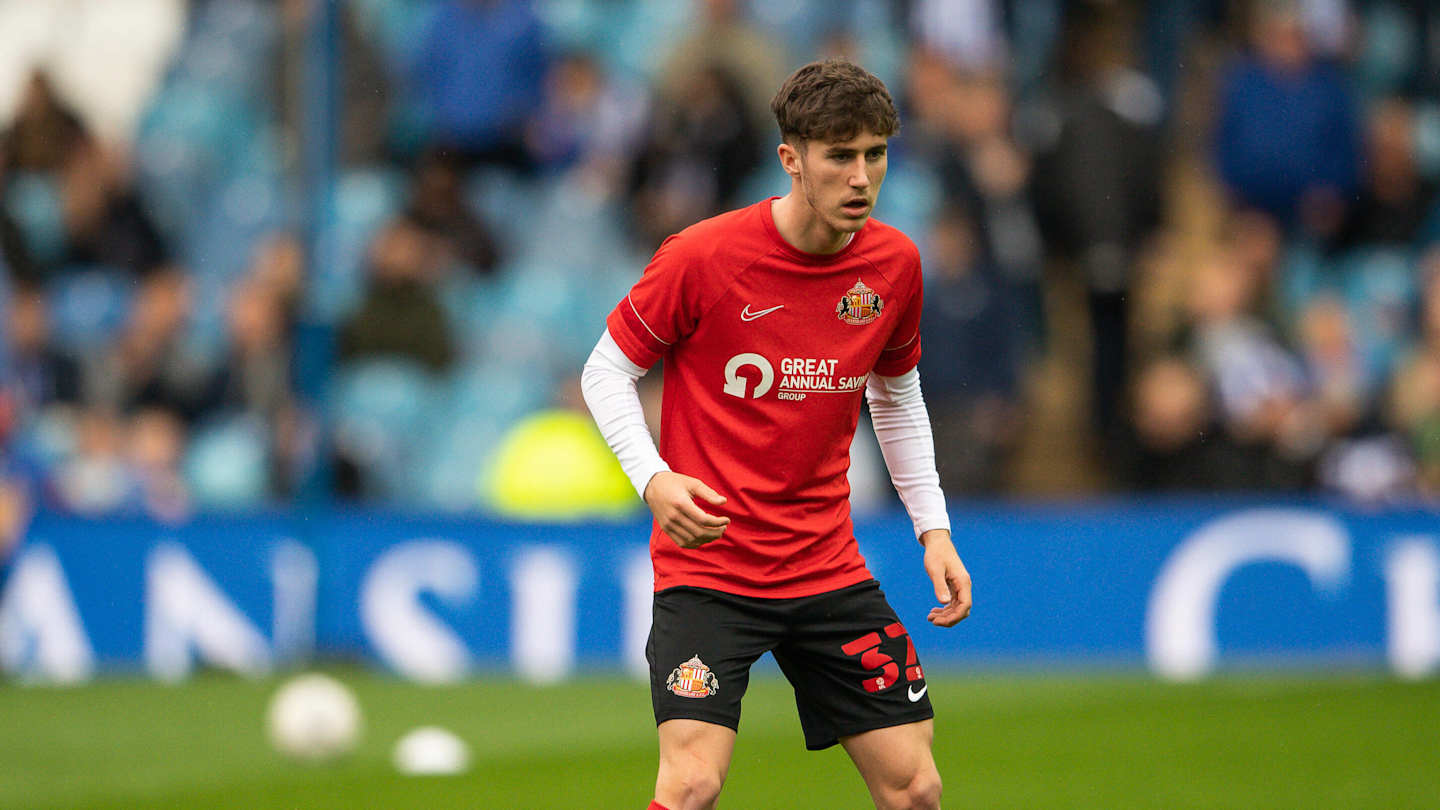 Trai Hume urged to fight for Sunderland place despite current ...