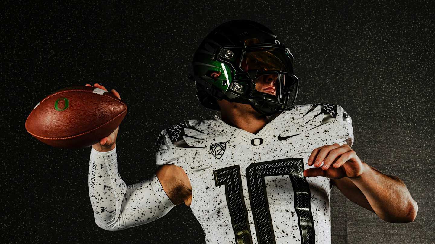 Oregon Football: Ducks Release Uniform Combination for Arizona Wildcats ...