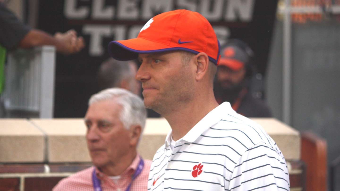 Clemson OC Brandon Streeter is Making Dabo Swinney Look Pretty Good ...