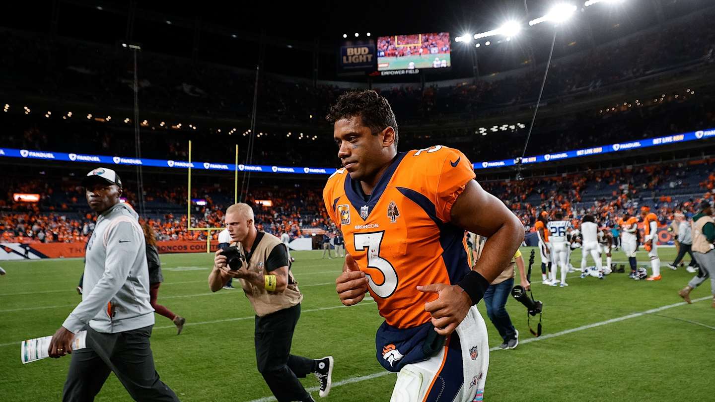 Denver Broncos QB Russell Wilson Receiving Platelet-Rich Plasma ...