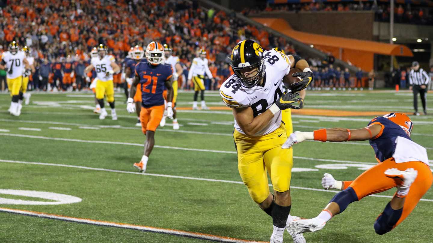 Notebook: Health Issues Hit Hawkeyes - Sports Illustrated Iowa Hawkeyes ...