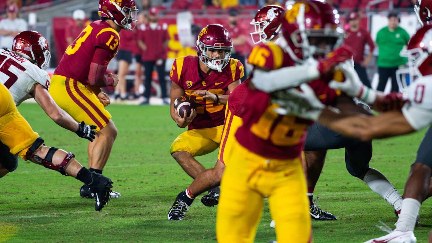 Travis Dye has emerged as key playmaker in USC's offense - Sports ...