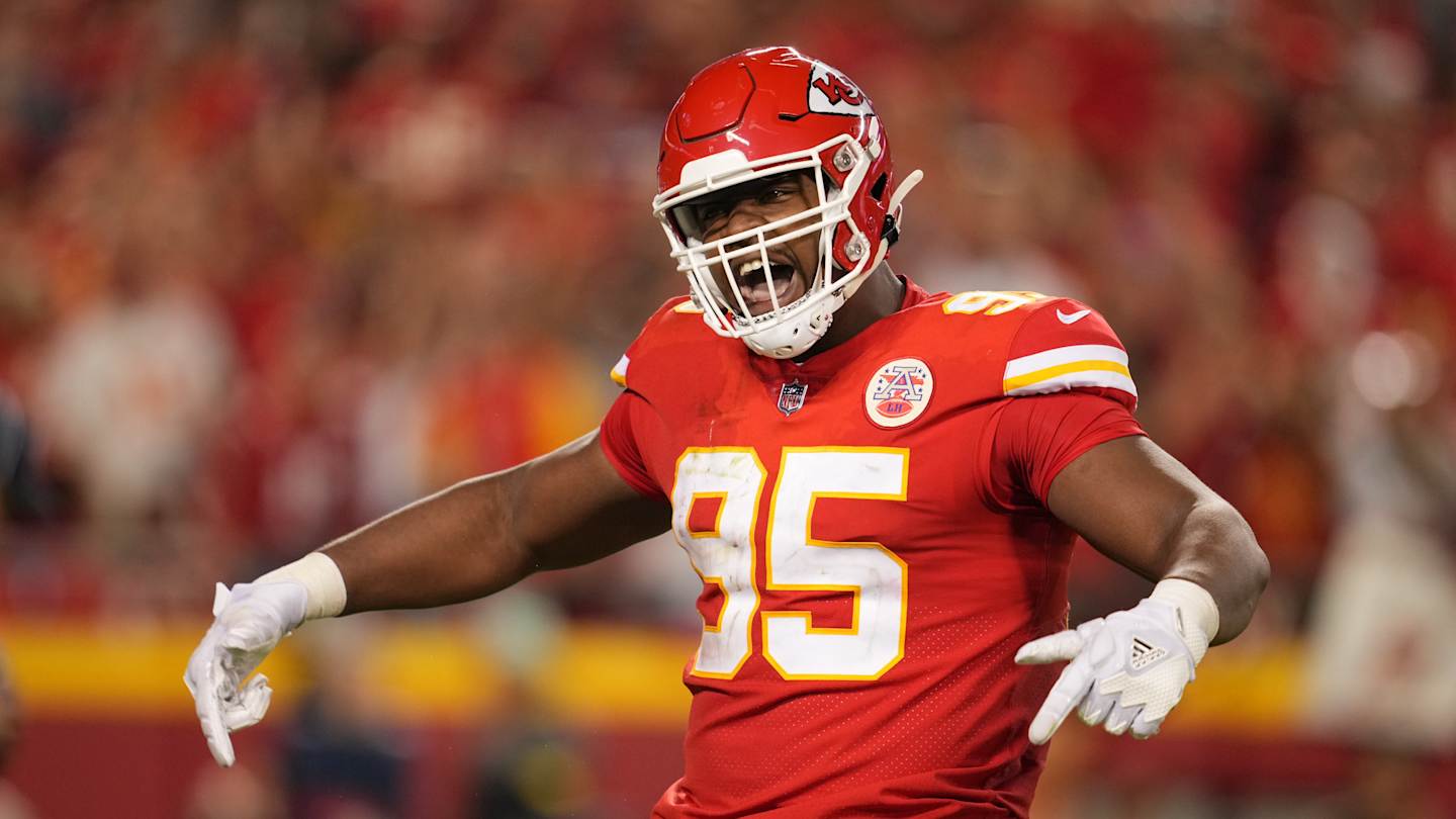KC Chiefs' Chris Jones, Travis Kelce Make 2023-24 Players' All-Pro First Team - Sports ...