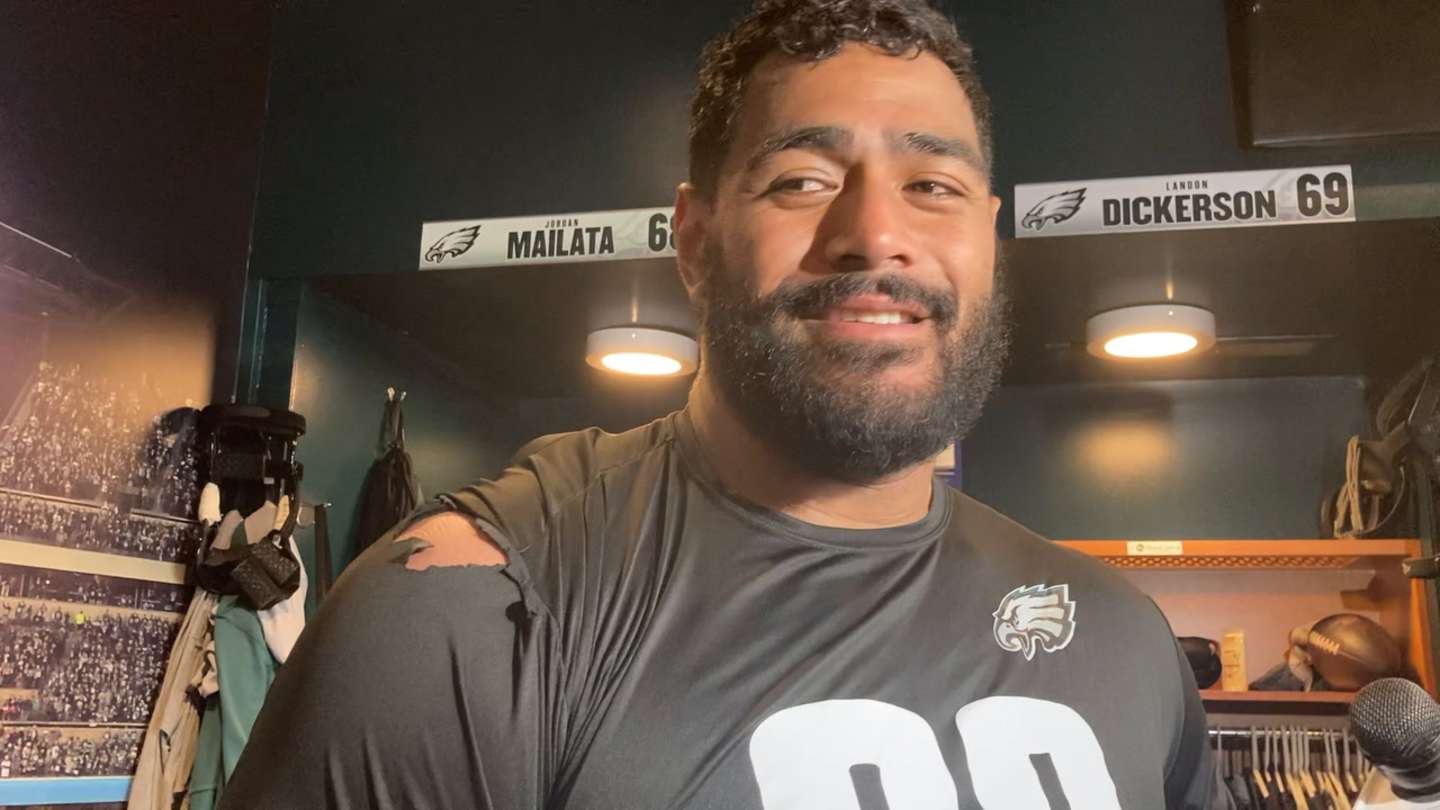 Jordan Mailata has a Unique Christmas Gift Coming to Town - Sports ...
