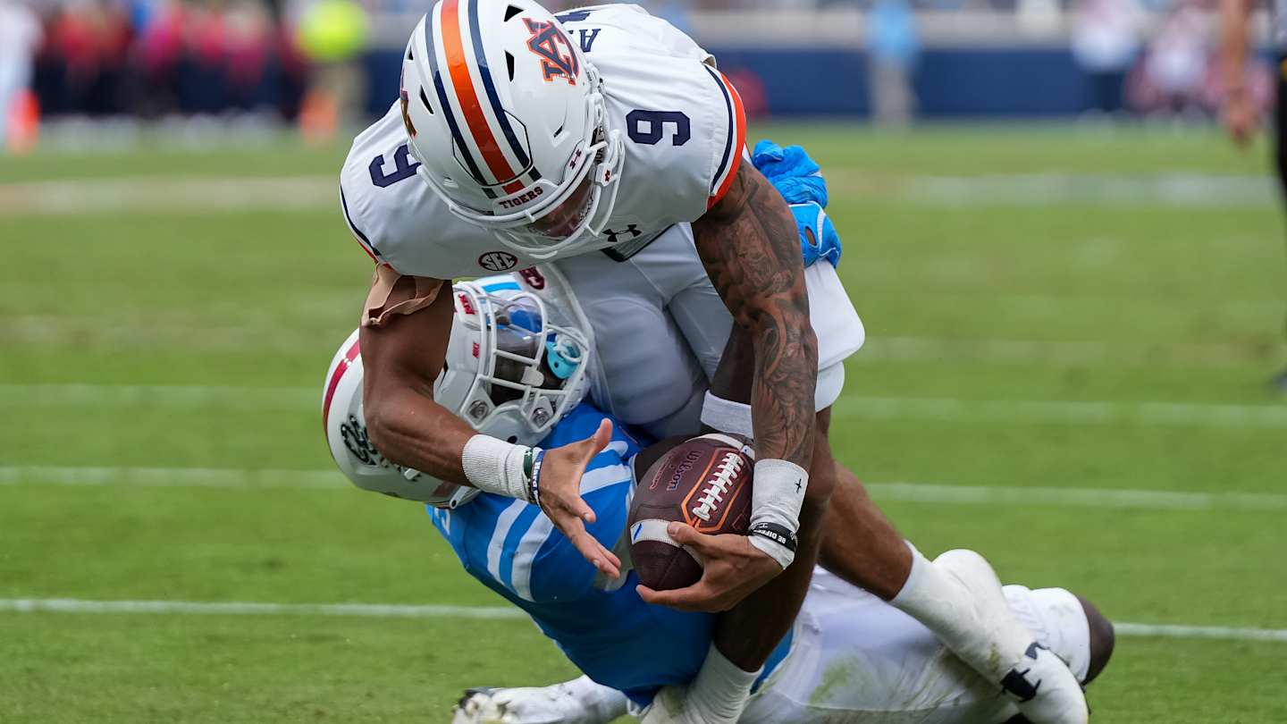 Robby Ashford scores his second touchdown vs Ole Miss - Sports ...