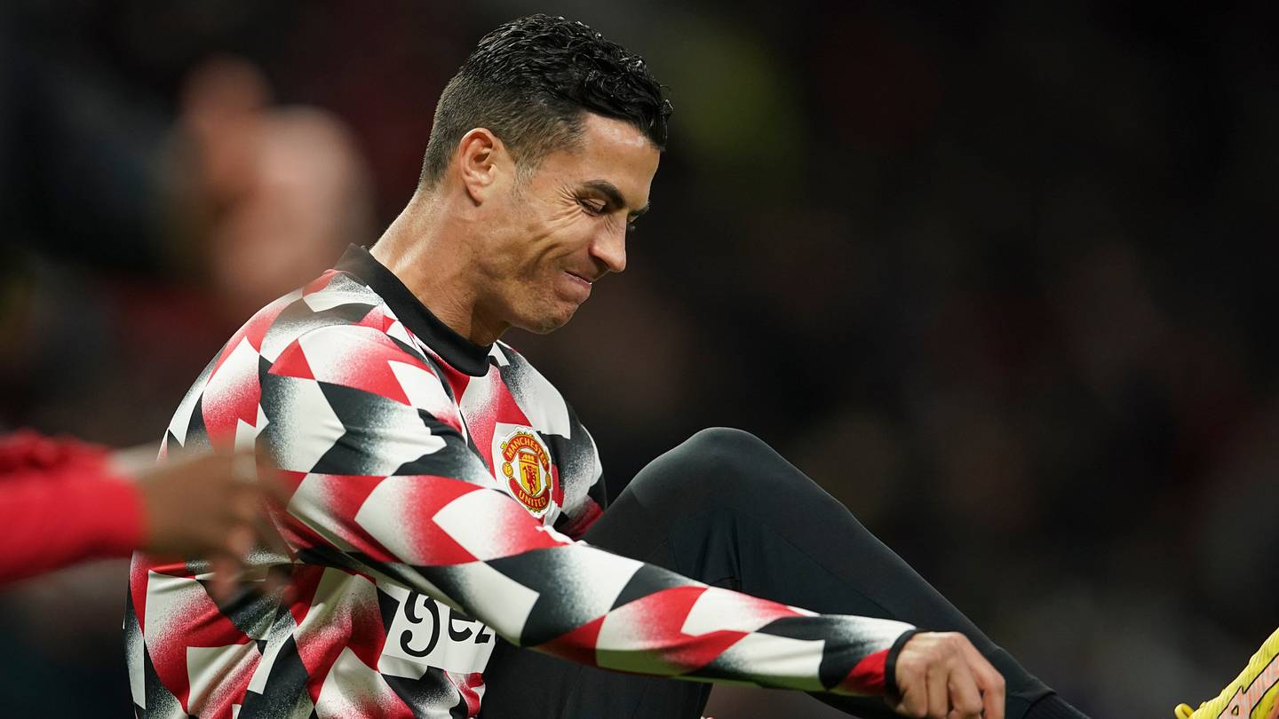 Cristiano Ronaldo Leaves Man United Bench Before Final Whistle - Sports ...